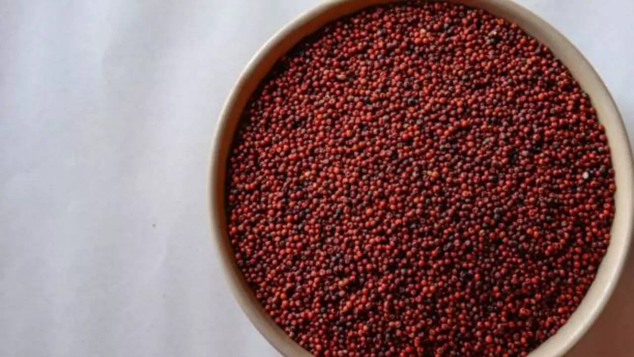 Oats vs Ragi: Which is better for weight loss and why? | - The Times of ...