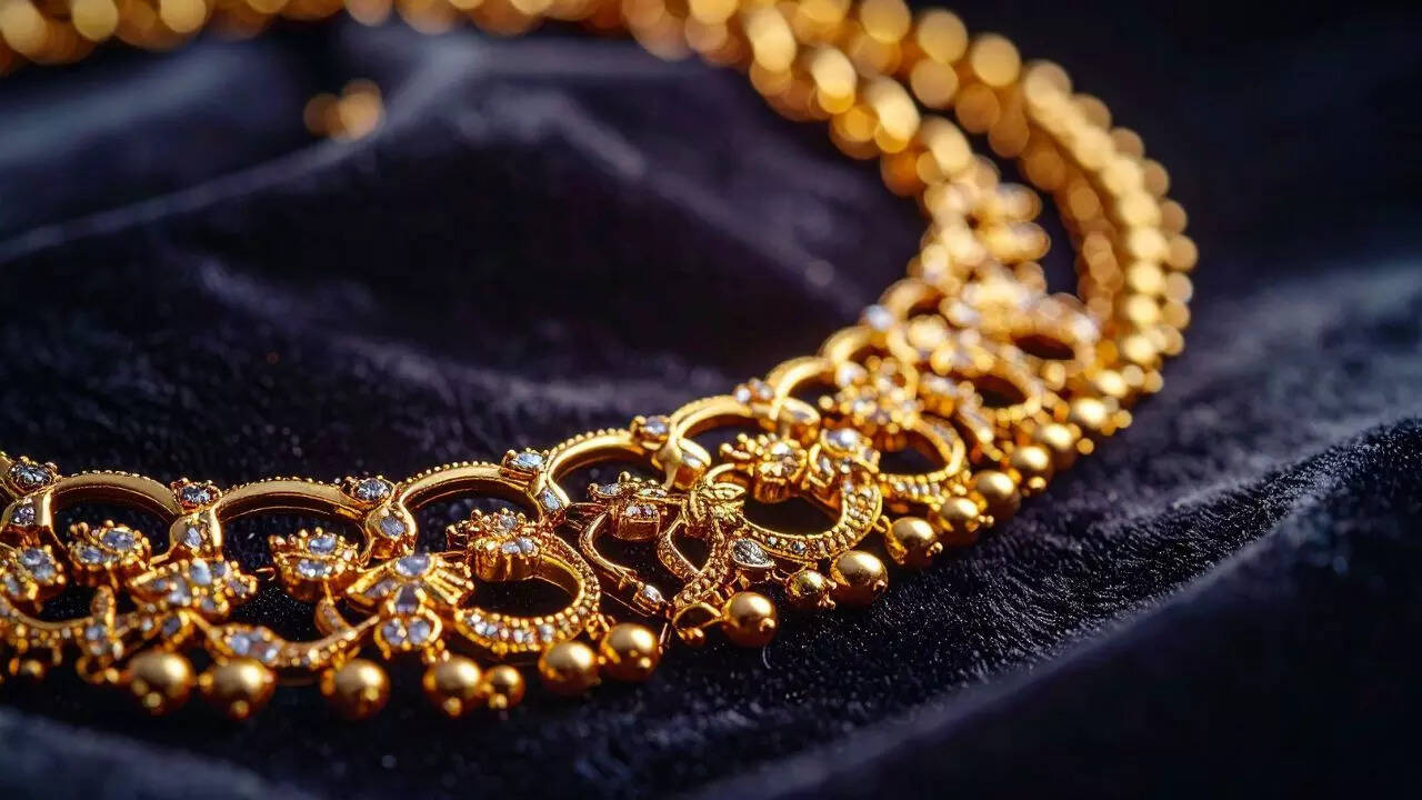 Bhai Dooj 2025: Trending gift ideas that your sister will absolutely ...