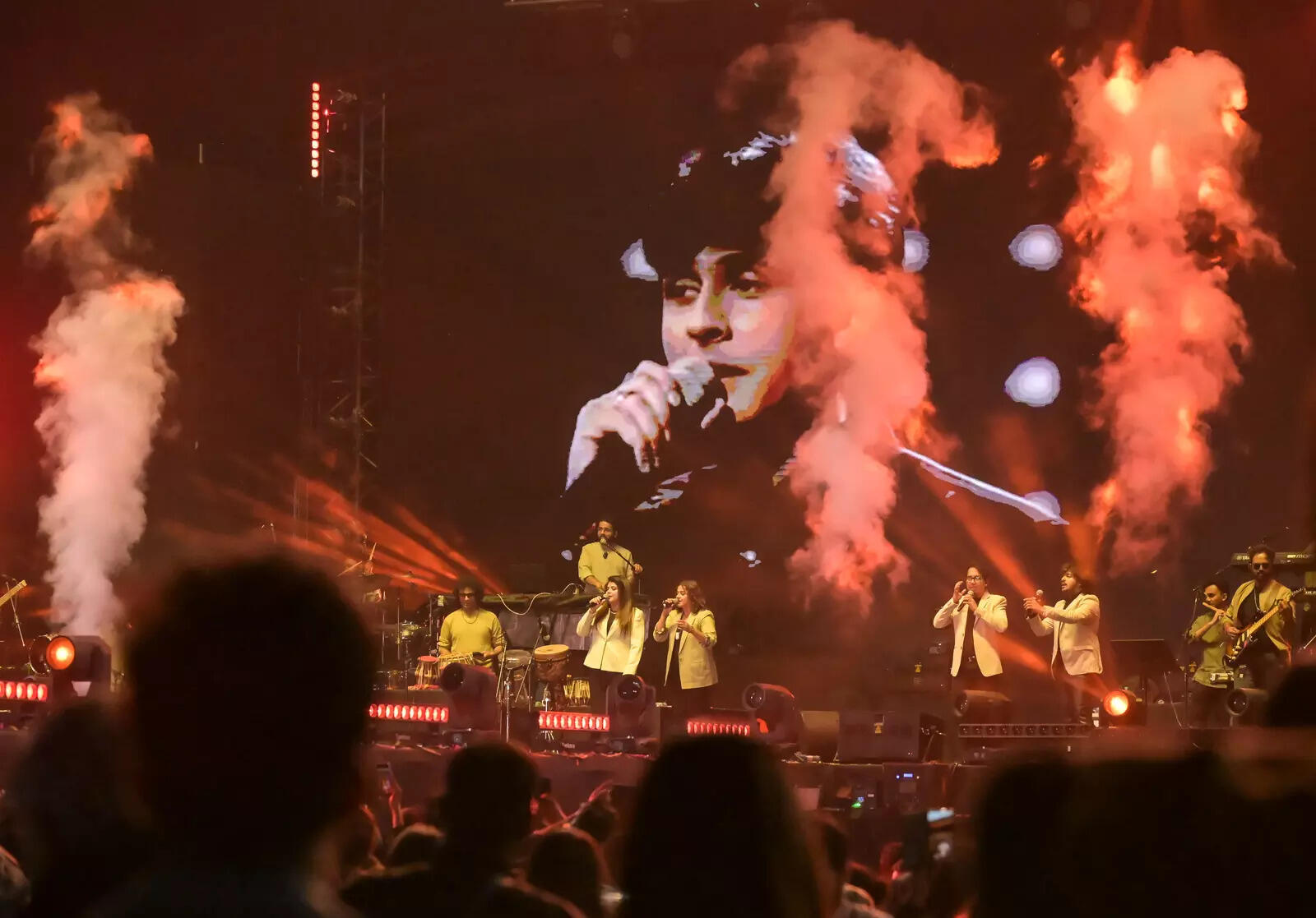 Ahead of Republic Day, Sonu Nigam pays homage to Indian soldiers with ...