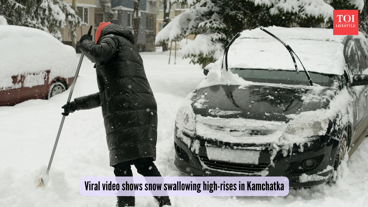 Snow apocalypse hits Russia: Viral video shows snow swallowing high ...