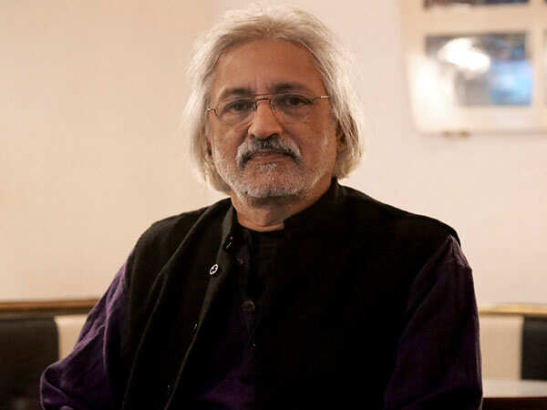 JNU's screen time: Vaad-vivaad, raids and filmi drama | Hindi Movie ...