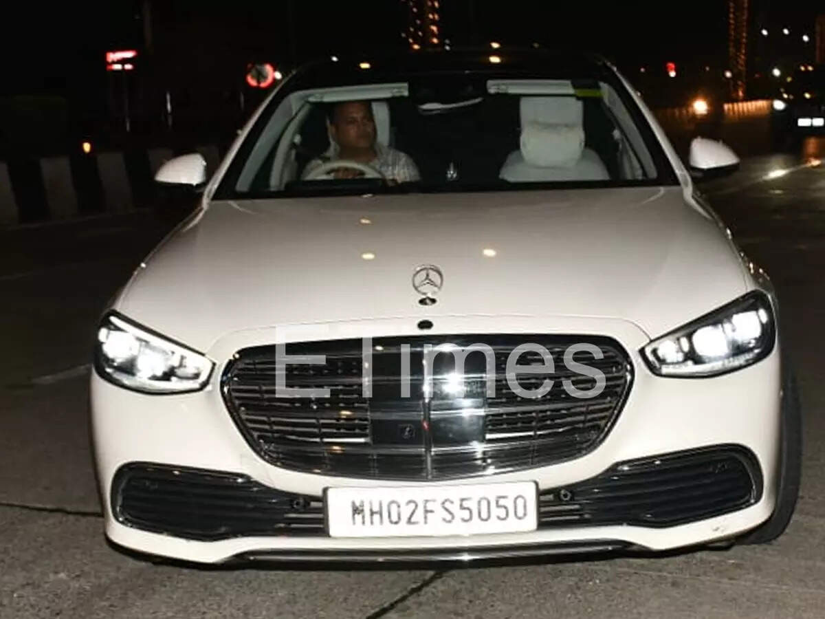 Shah Rukh Khan and son Aryan Khan, Vicky Kaushal and Katrina Kaif ...