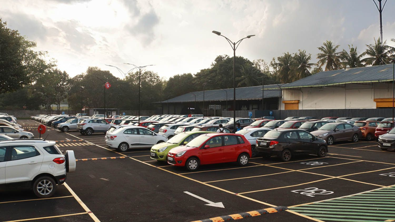 Spinny: Spinny opens ‘Spinny Park’ for used cars in Bengaluru - The ...