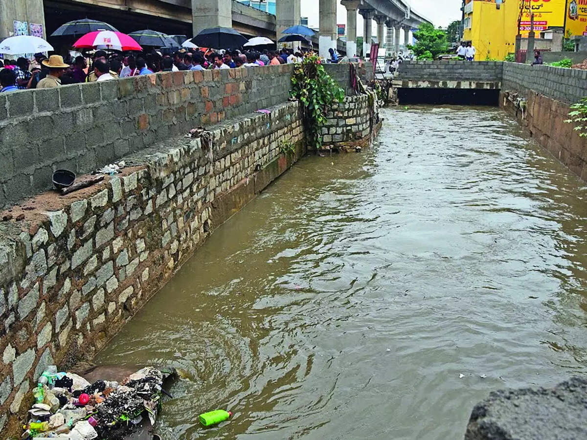 Storm drain pollution draws Rs.1 lakh penalty