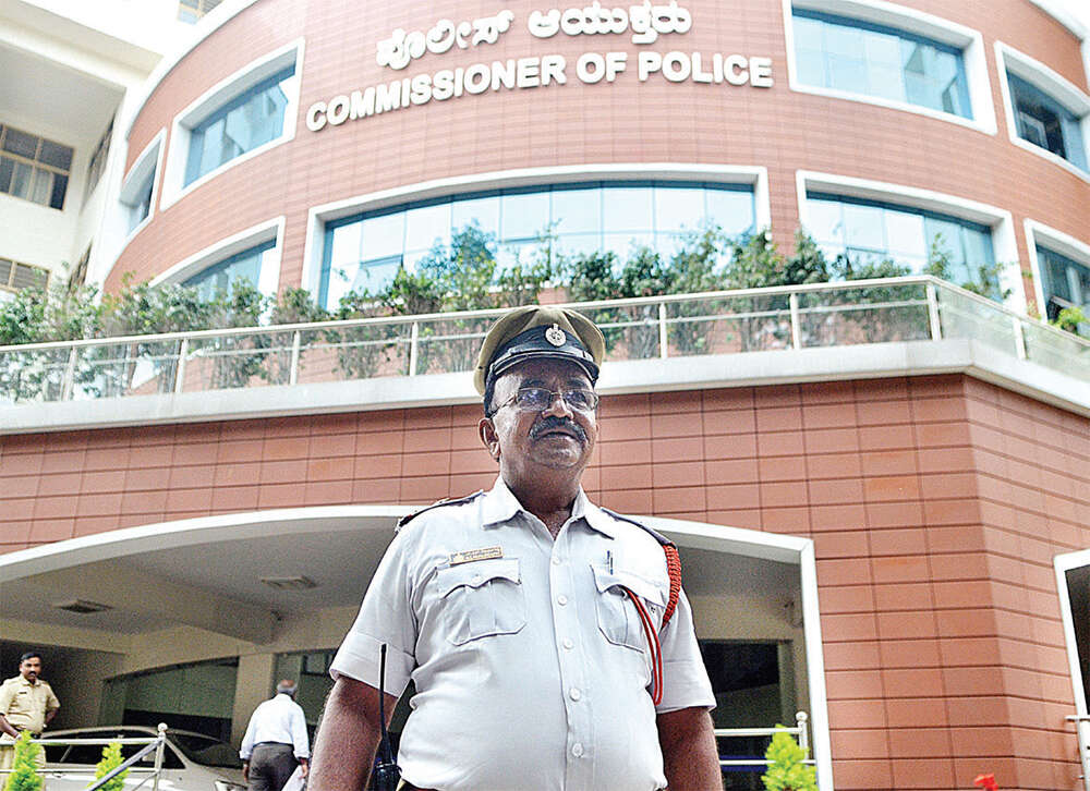 Bangalore Mirror: After Bangalore Mirror video, traffic cops rewarded