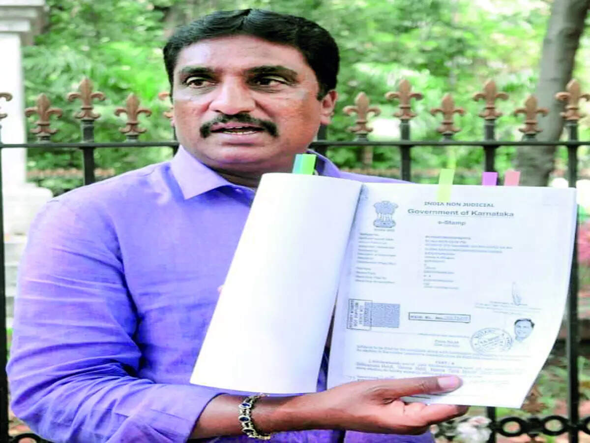 BJP leader turns BBMP head office into venue for slugfest