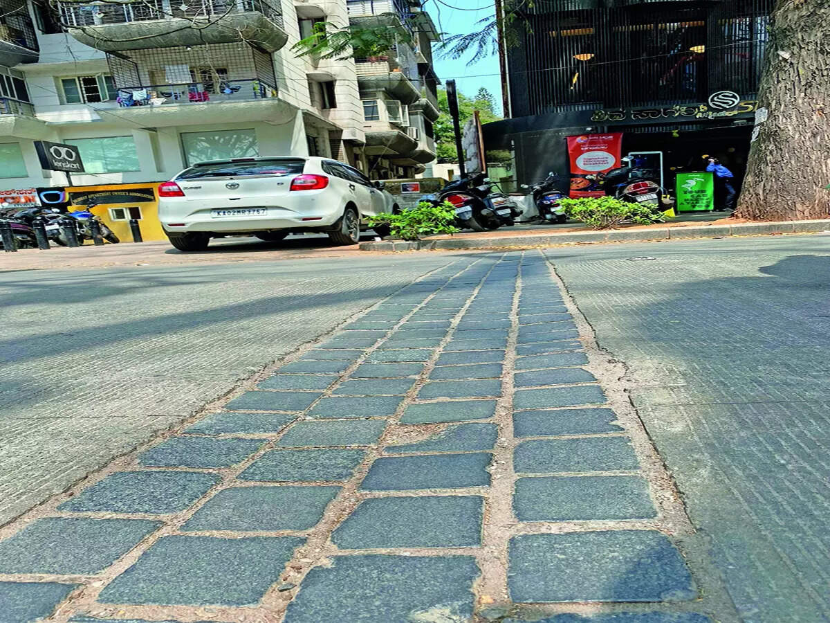 Dent in Gandhi Bazar: Let that sink in