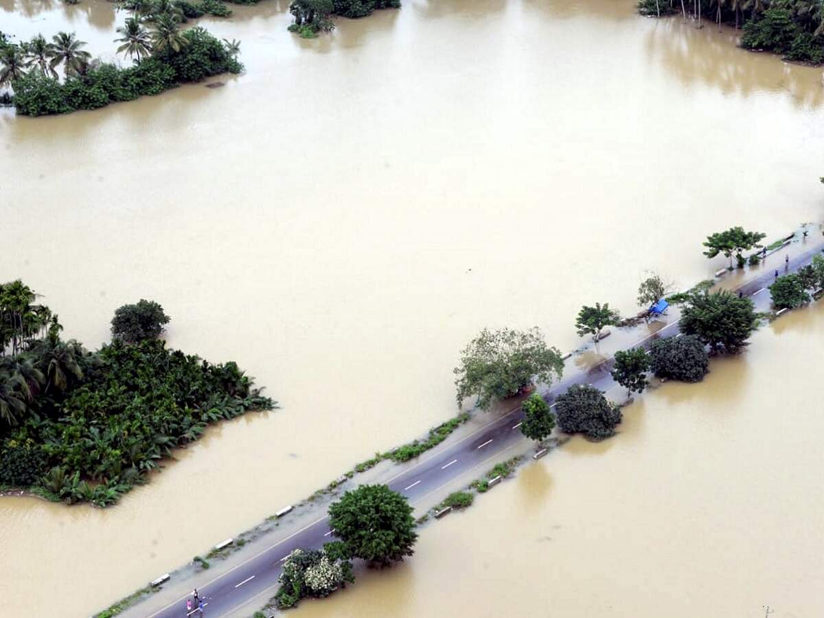 Kerala floods: Death toll rises to 104 as state suffers tragedy for ...