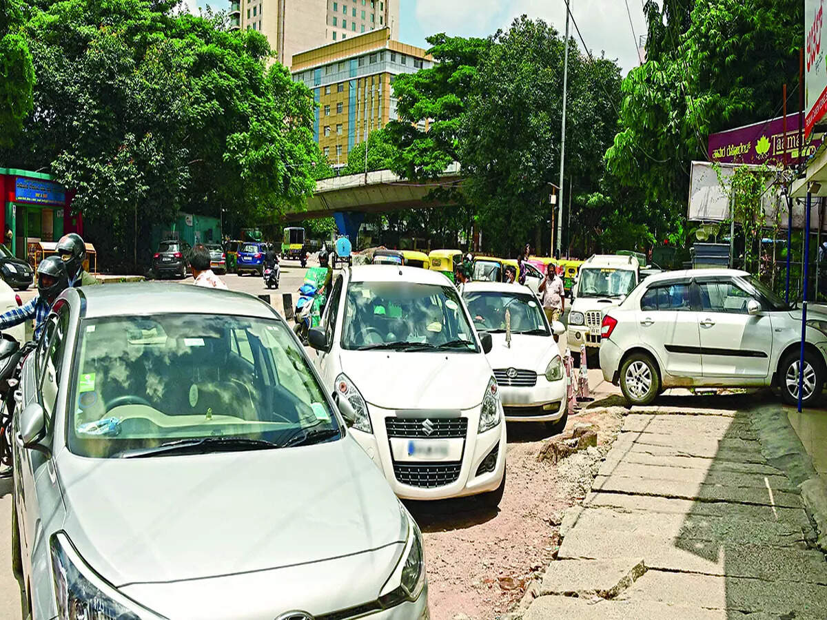 Free the footpath from vehicles, please
