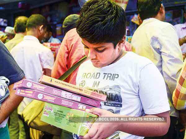 In Mumbai, it's ‘Selfie’ and ‘WhatsApp crackers’ for Diwali! | Mumbai ...