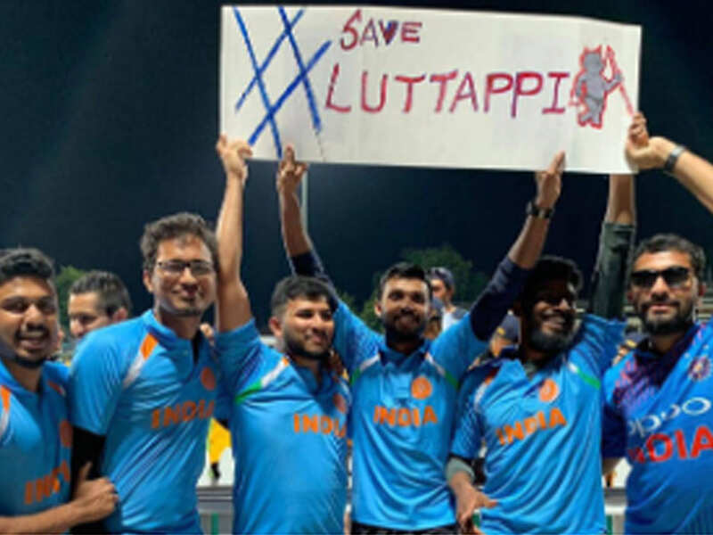 Fans take up the message of 'Save Luttappi' at India-New Zealand match ...