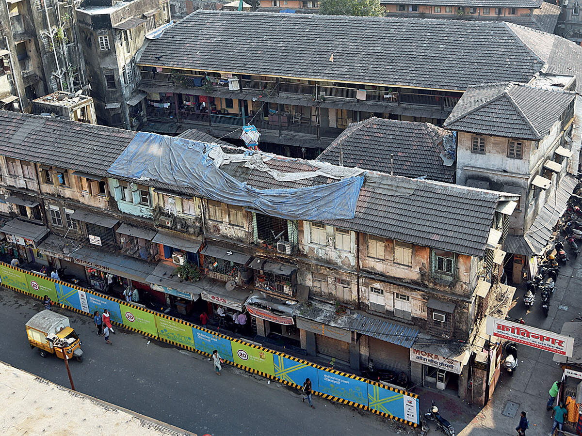MMRDA: Residents of 125-year-old chawl begin to make way for Metro line