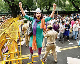 Raje, Lalit have direct financial deals: Cong