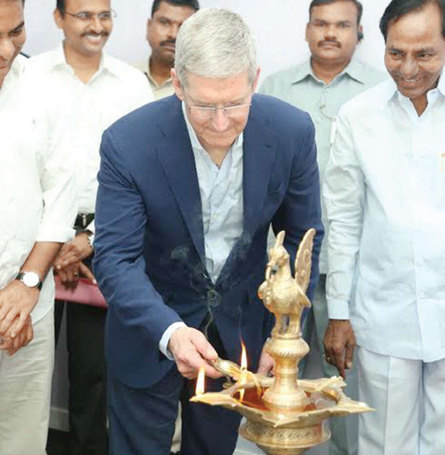 Tim Cook serves some Apple pie to Hyderabad