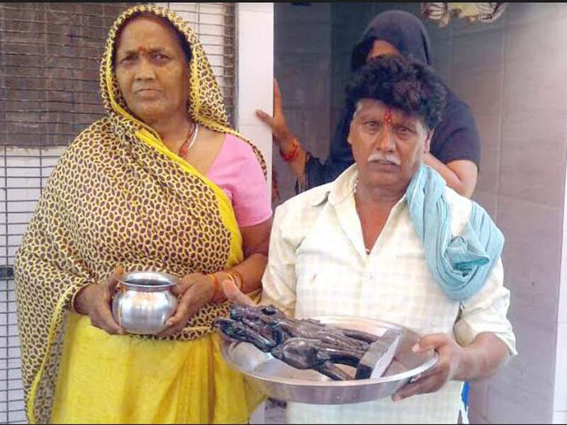 shani statue: Before Ramzan, Muslim woman installs Shani statue at her ...