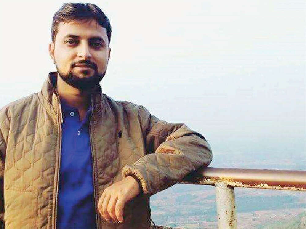 Techie falls to death from the ninth floor