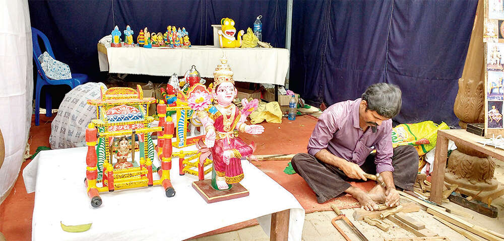 What you see when you see: Kinnal: A traditional art form with rich history