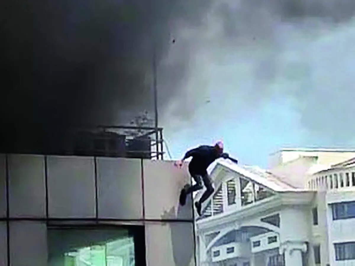 Blaze at Koramangala building; man jumps off