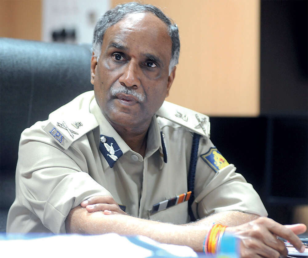 roopa apologise: Rao to Roopa: Apologise, or I sue you