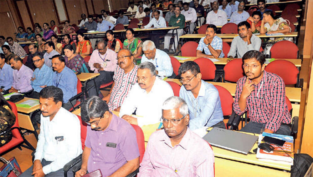 VTU VC asks teachers to use 'tech' in colleges