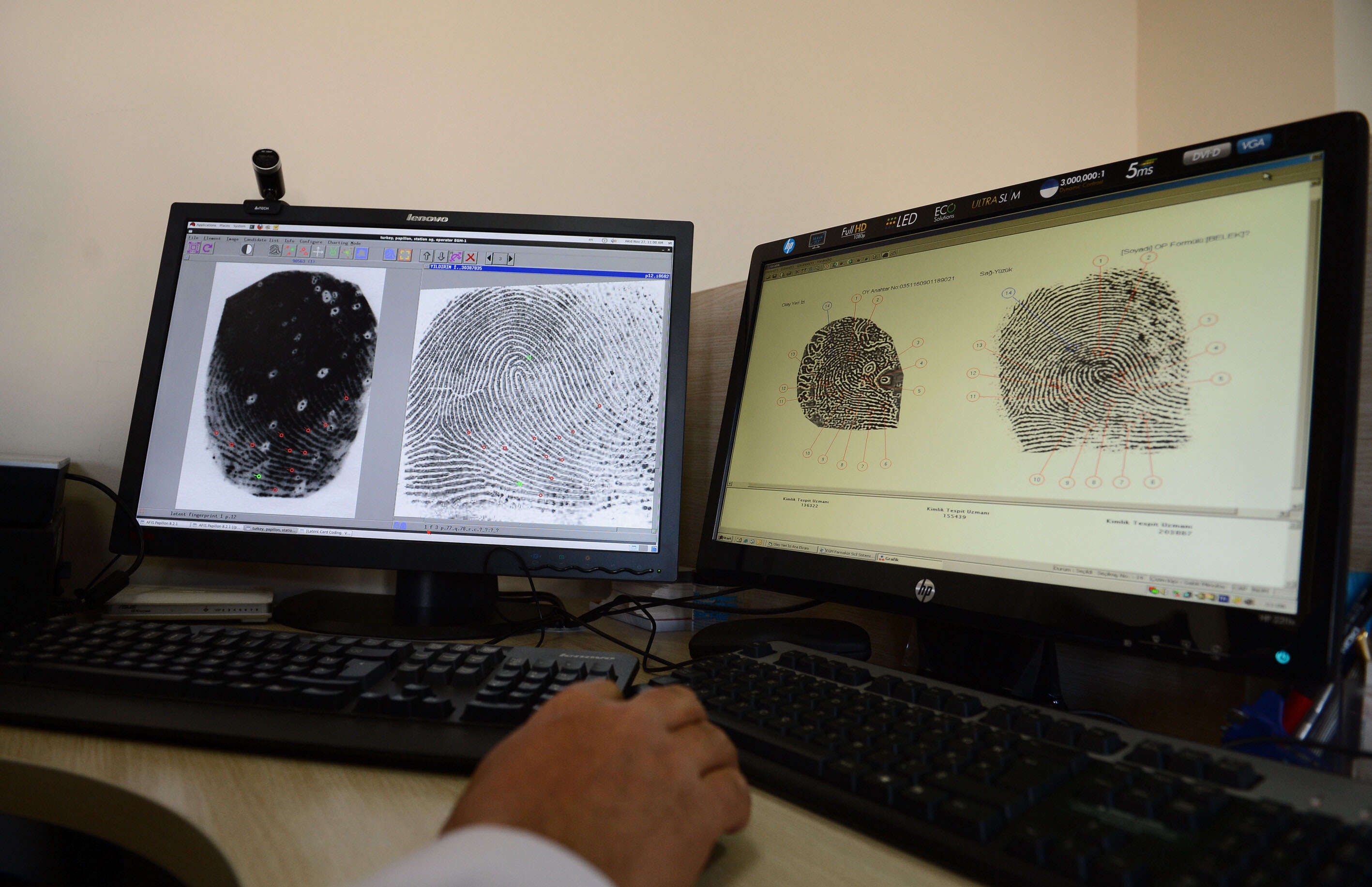 Beyond hand lens & thinking caps: Forensics for undergrads