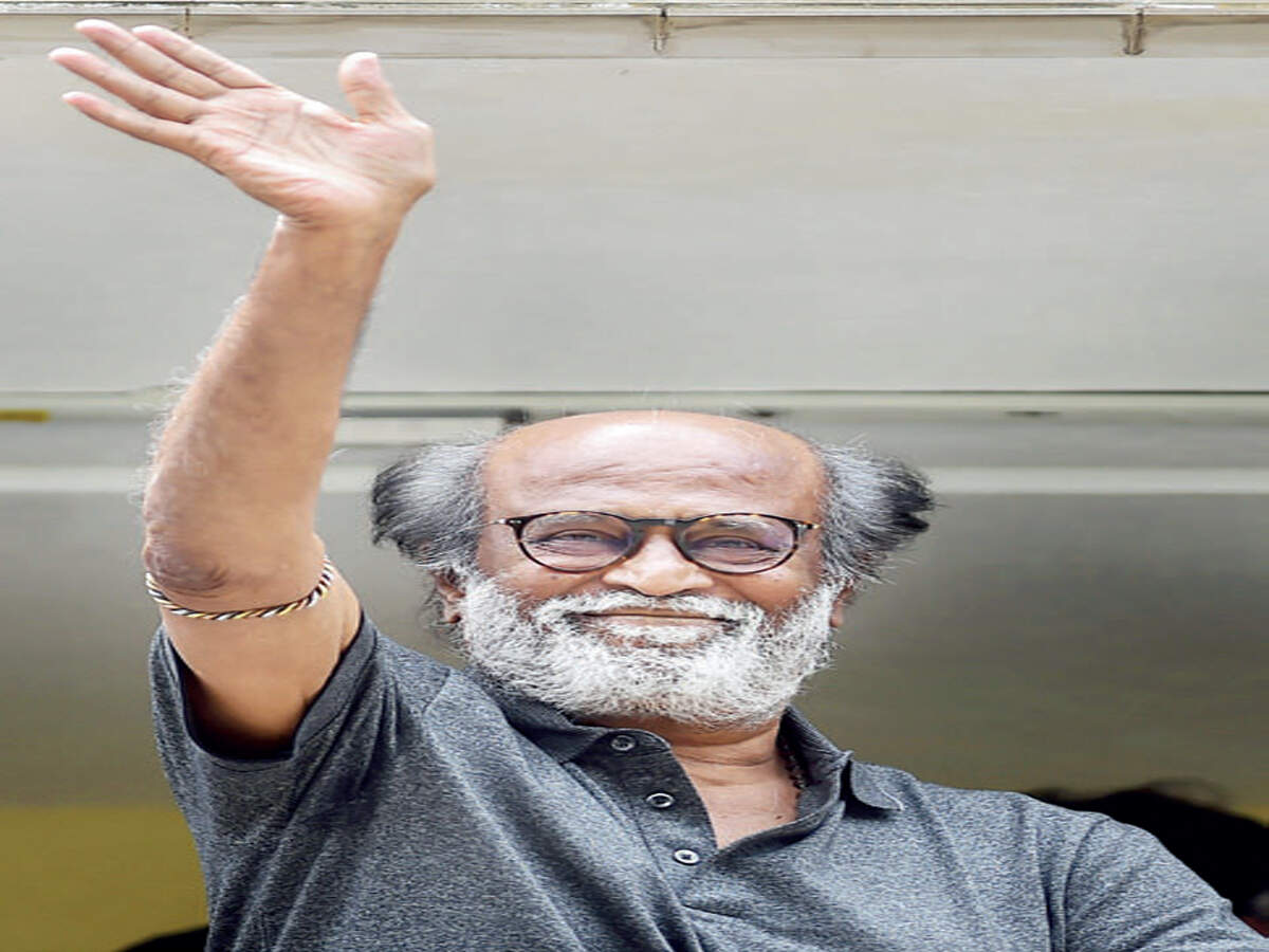 Rajini dissolves political outfit to revive his fan club