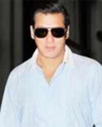 Salman heads to US for treatment