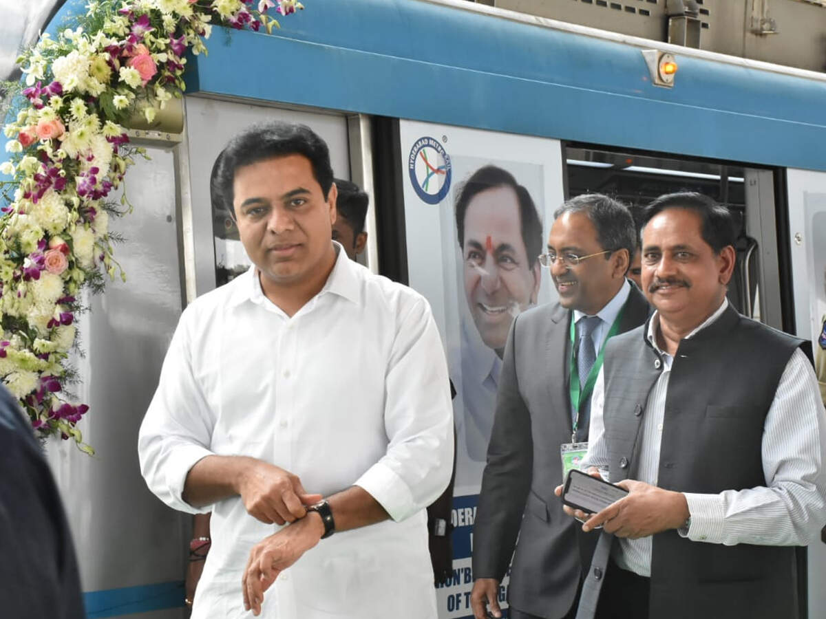 Telangana CM K Chandrasekhar Rao inaugurates 11-km stretch of Hyderabad ...