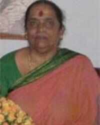 '˜Annavaru's frist gift was green colour earring'