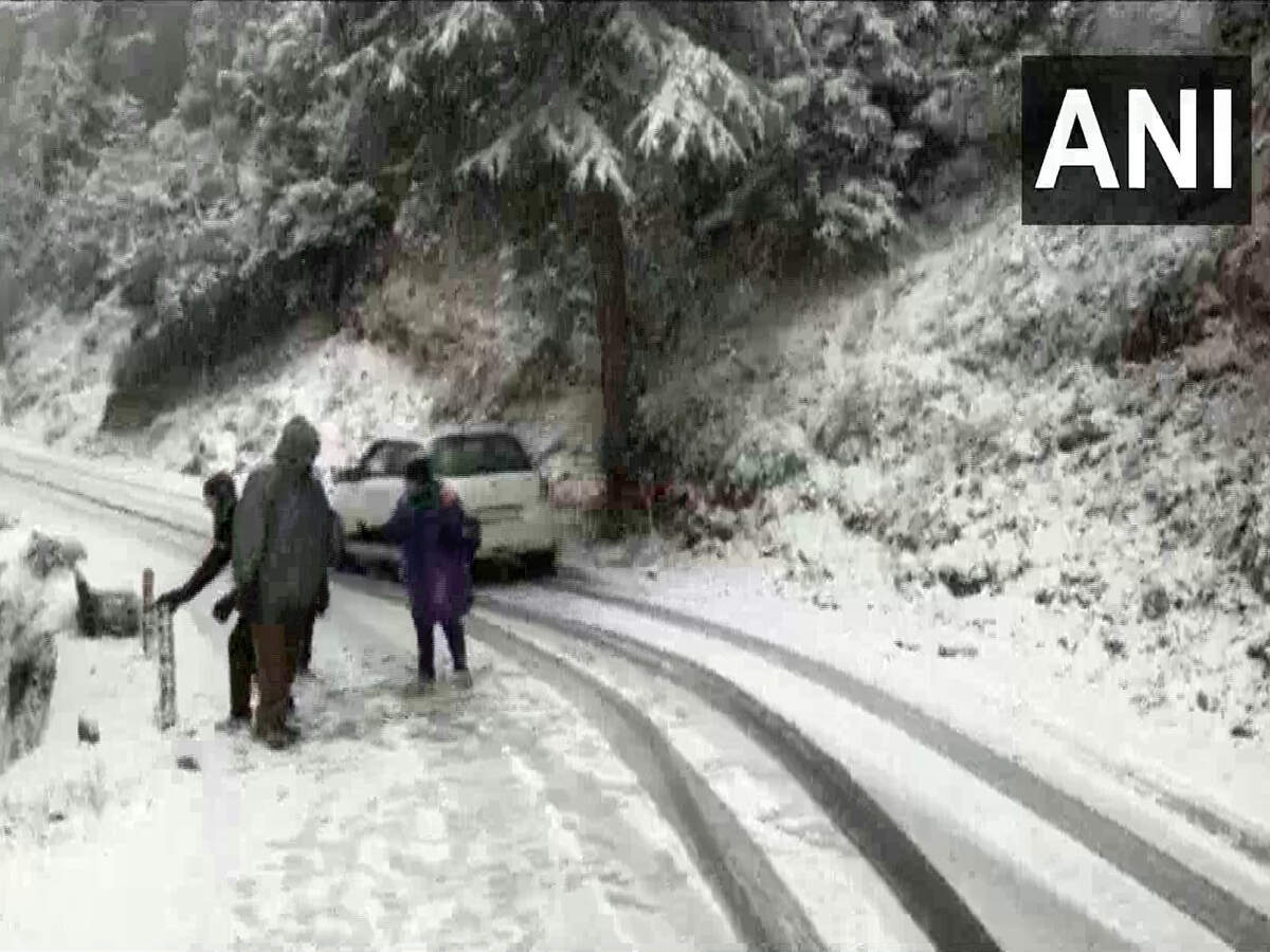 Photos: Mussoorie witness heavy snowfall | Dehradun News - Times of India