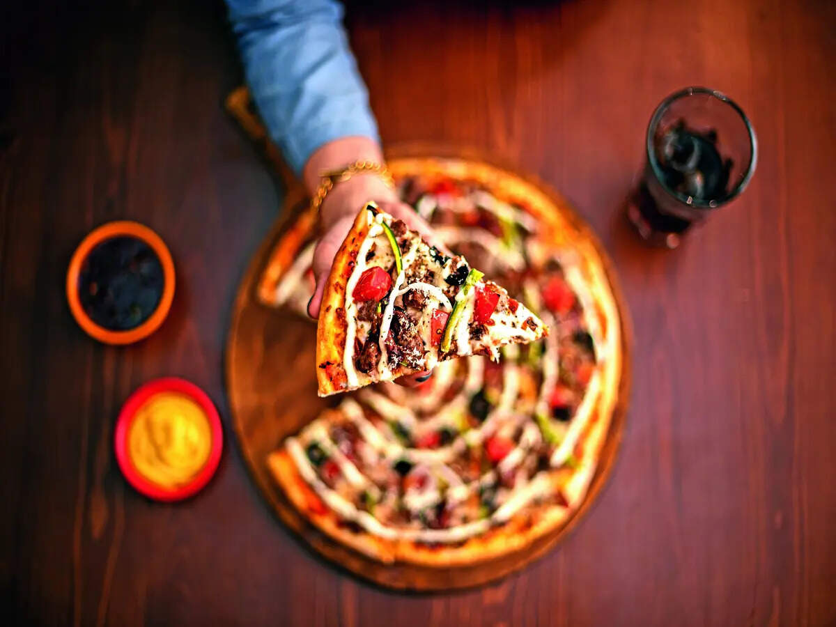 BM Food & Night Life: Why Bengalureans Love Pizza Wednesdays?
