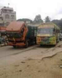 BBMP garbage truck creates traffic mess