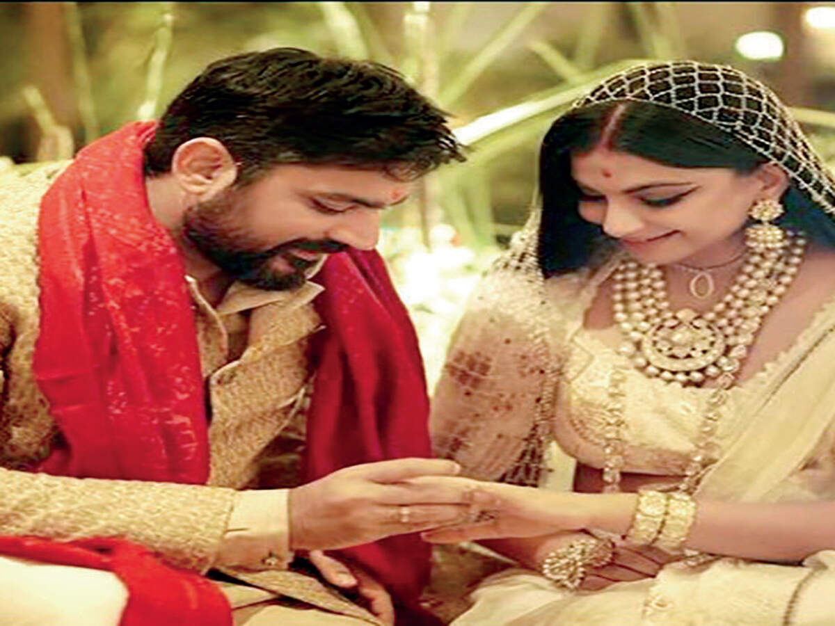 The first picture from Rhea-Karan wedding album