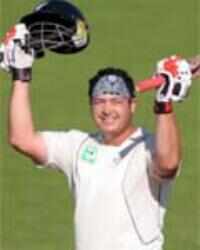 Ryder rides New Zealand to safety