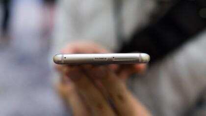 Samsung phone catches fire in aircraft