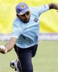 Mahela makes it late