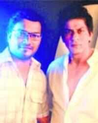 SRK takes to doodling