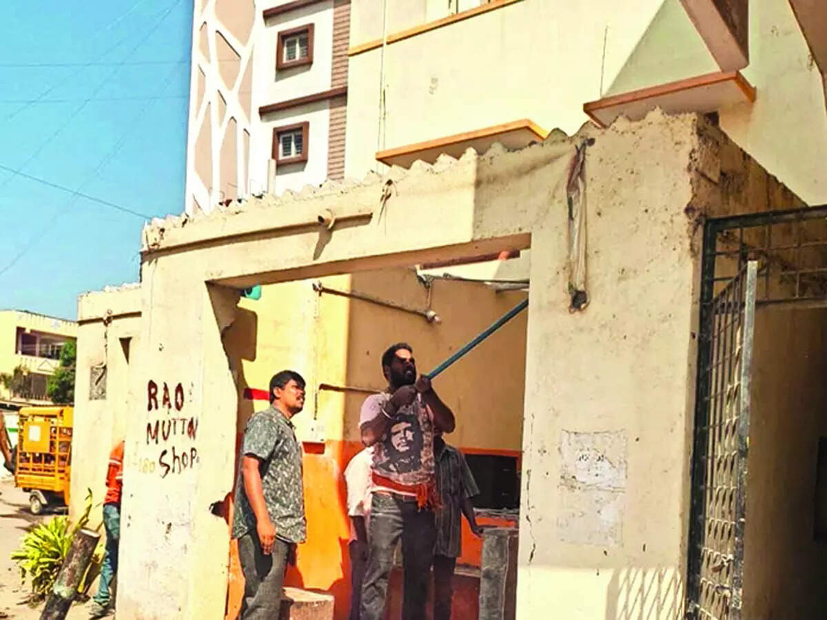 Panathur’s S Cross Road widening finally shows promise