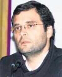Rahul puts young leaders on Gandhigiri course