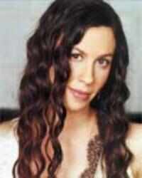 The stork comes visiting Alanis