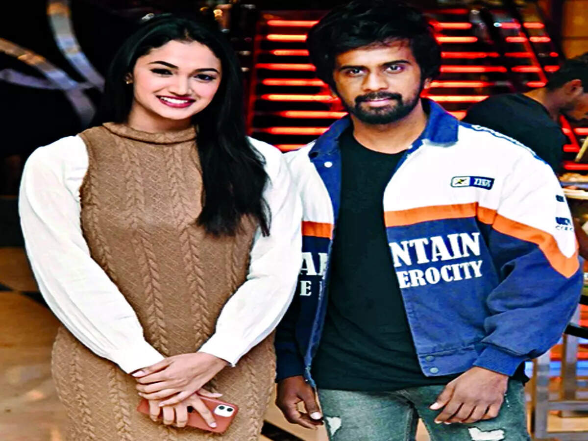 akshar: Enter, Akshar