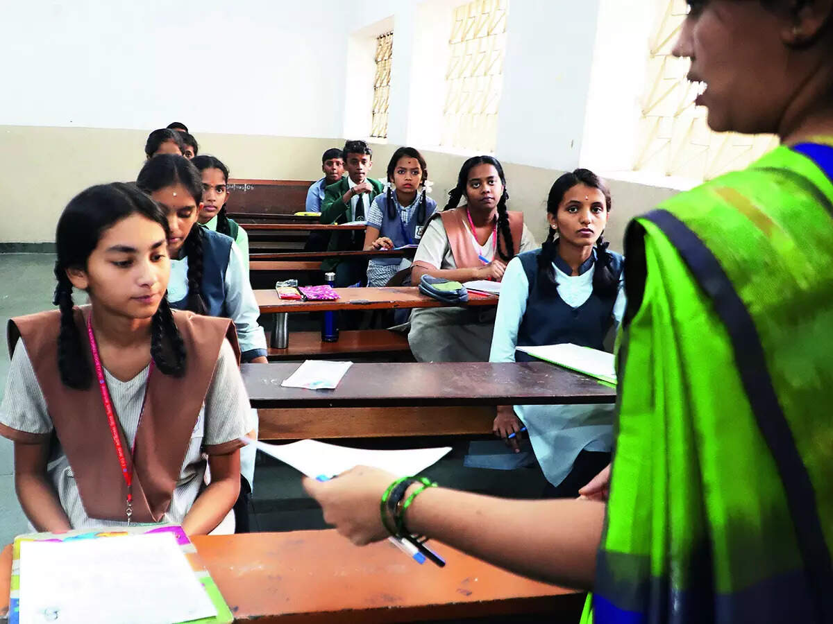 Teachers instructed to curb mobile use during assemblies