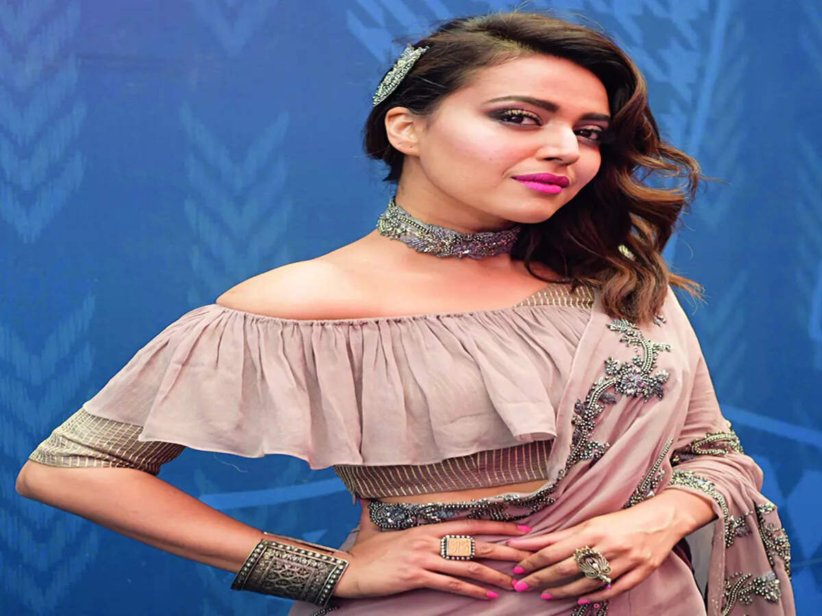 swara: Featuring: Swara, corona