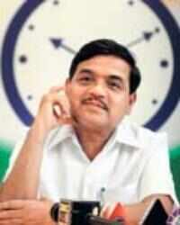 Attention, Mr Patil