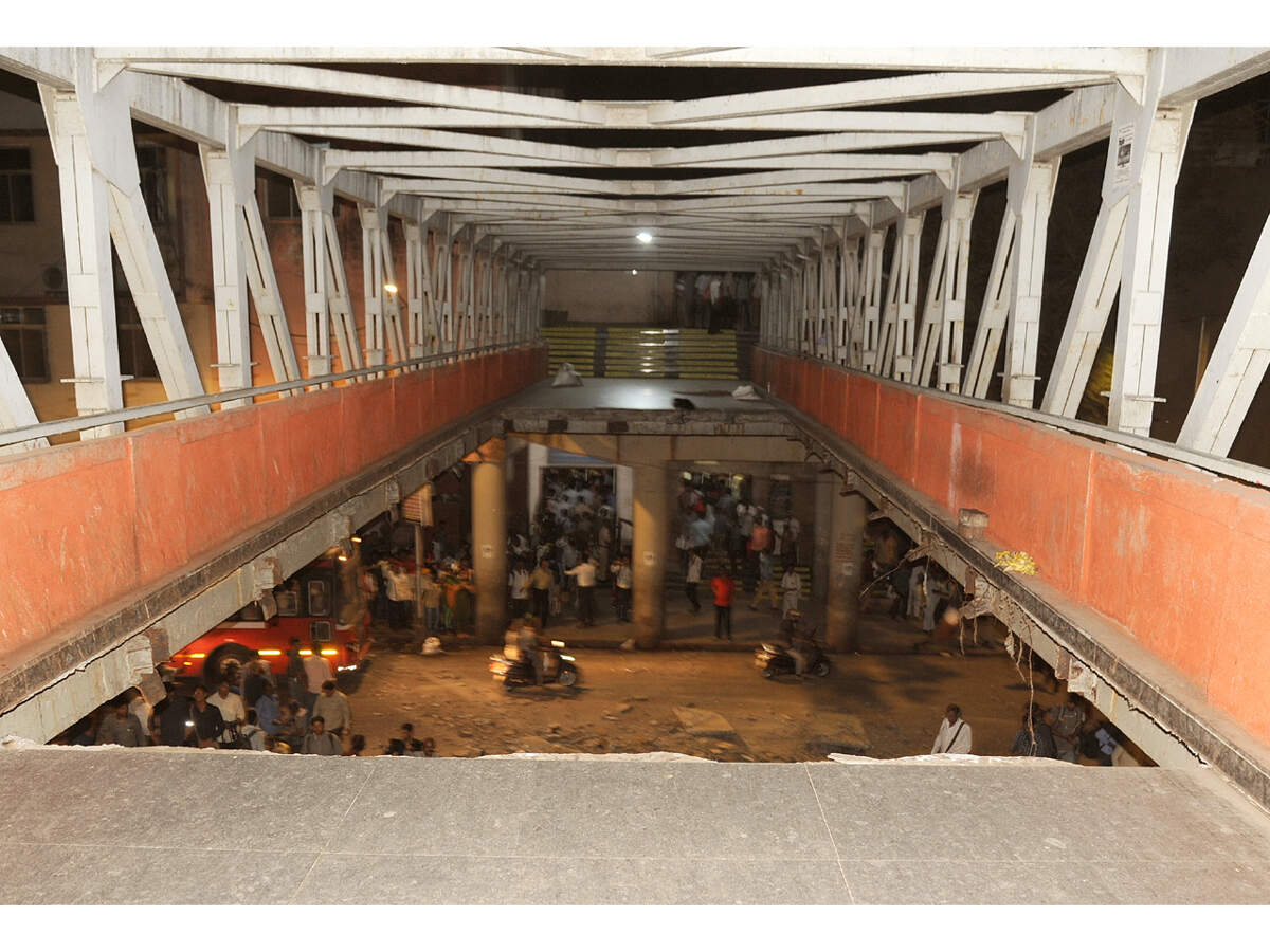 mumbai: Consider collapse of CSMT foot overbridge an 'eye opener ... mumbai: Consider collapse of CSMT foot overbridge an 'eye opener ...
