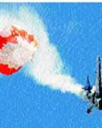 Stunt pilot's amazing escape caught on camera