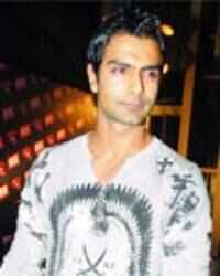 Sara and Ashmit romance is staged, says her fiancA©