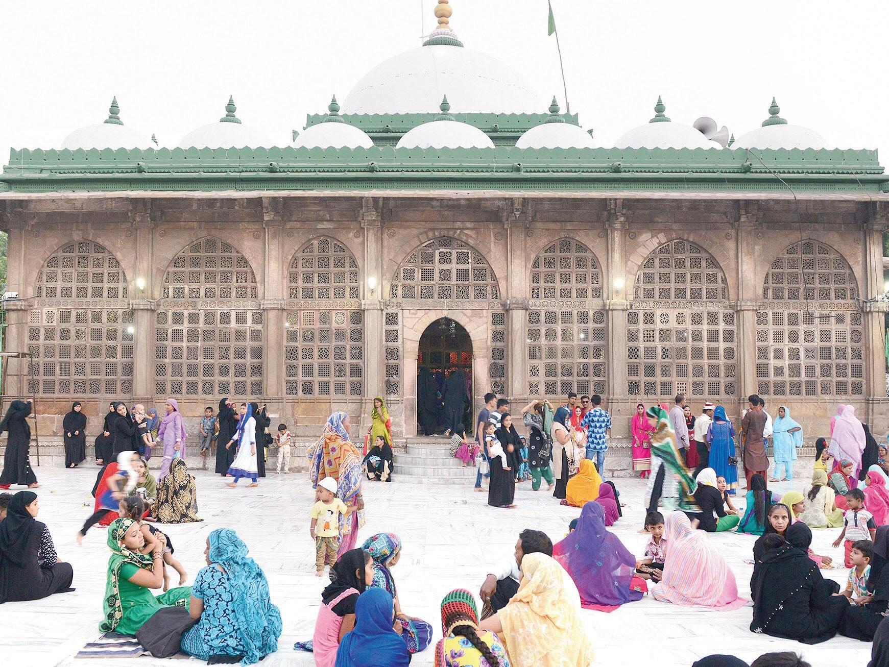 The case of the Women Sufis