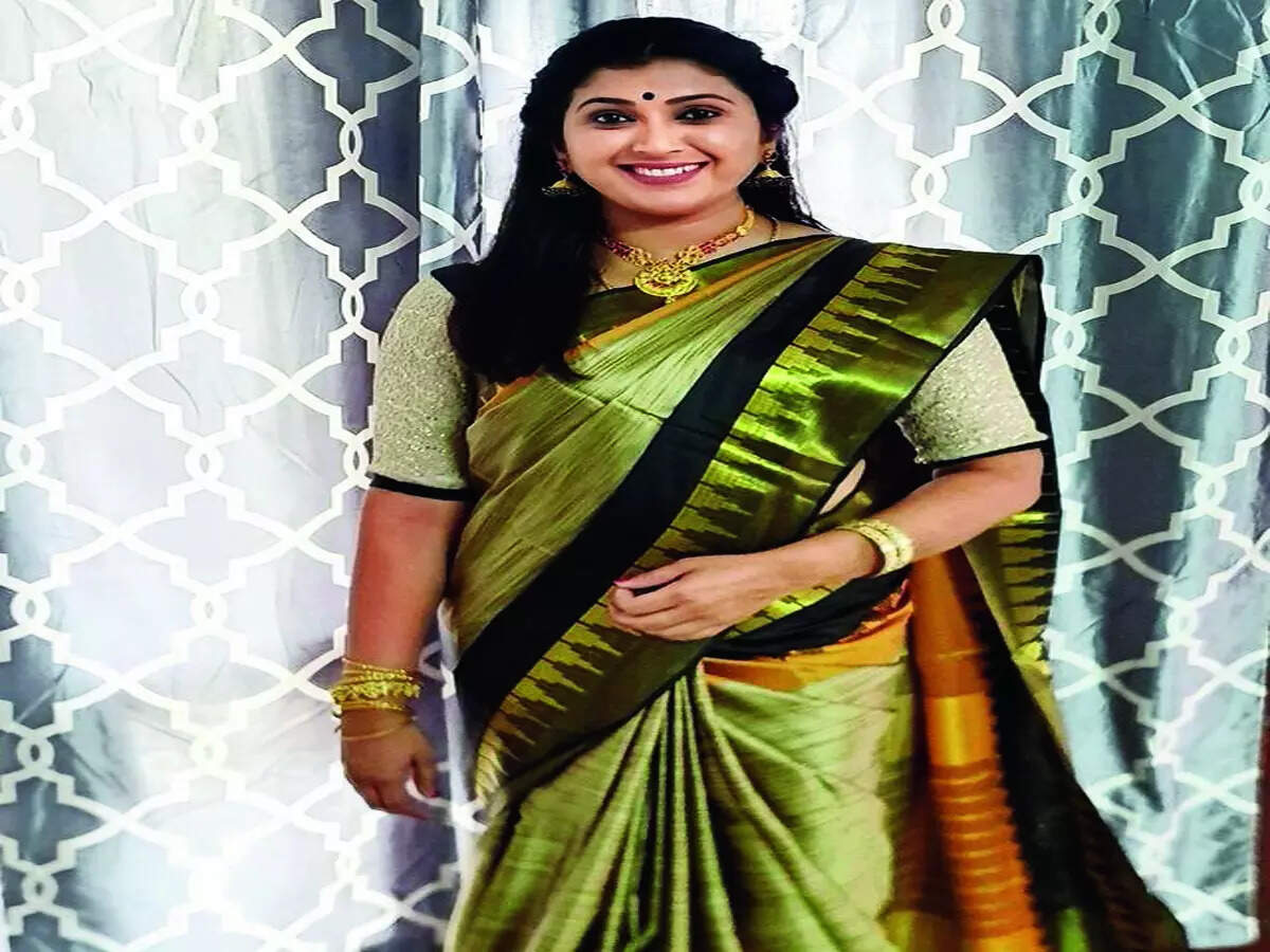 ‘Trinayani’ actress Pavitra Jayaram dies in car crash