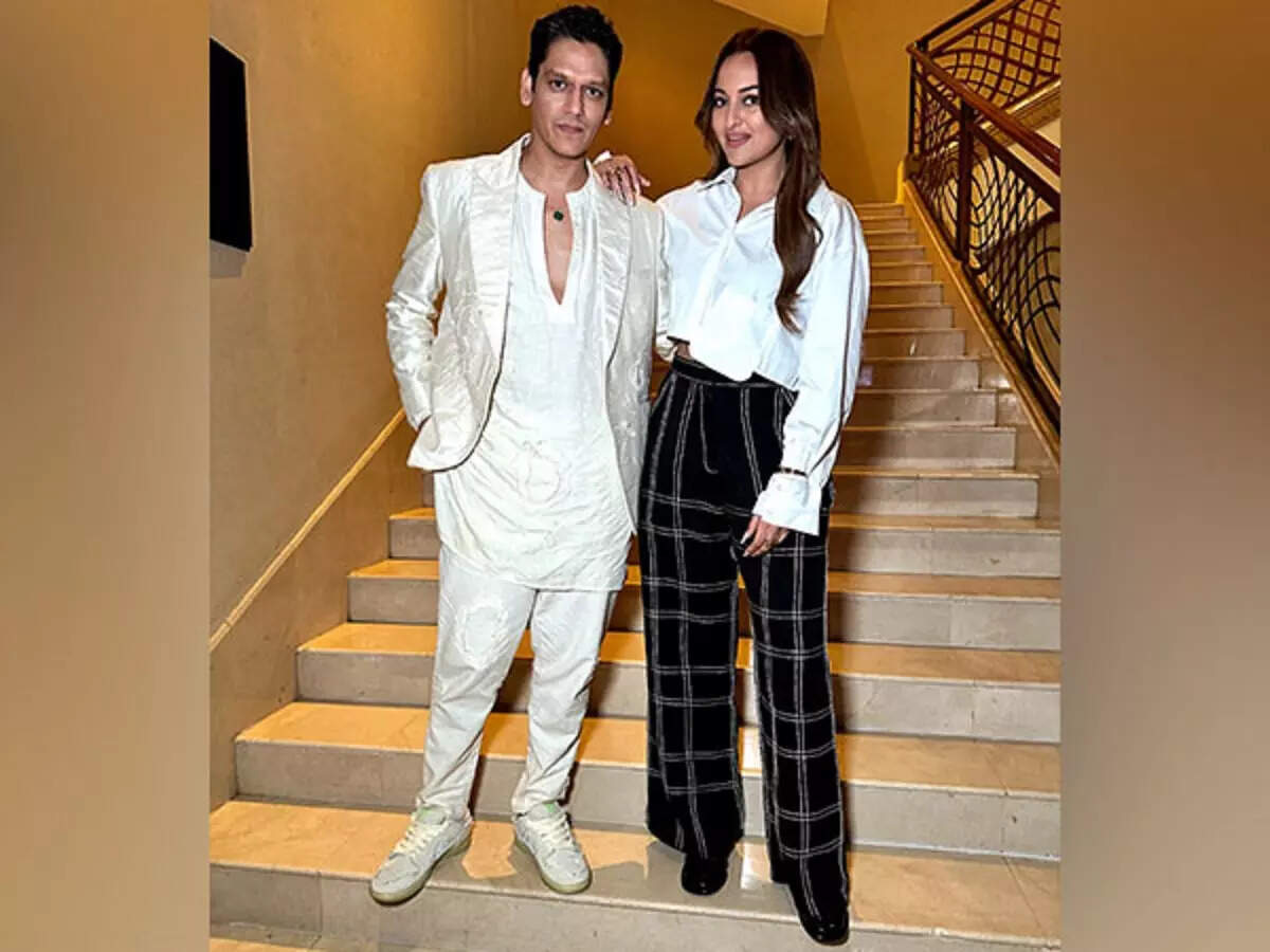 Rowdy Rathore Sonakshi Sinha Black Dress